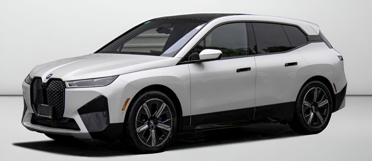 इस साल की सबसे शानदार कार BMW iX 2025 लॉन्च! दमदार 425 km की रेंज, 516 ...
